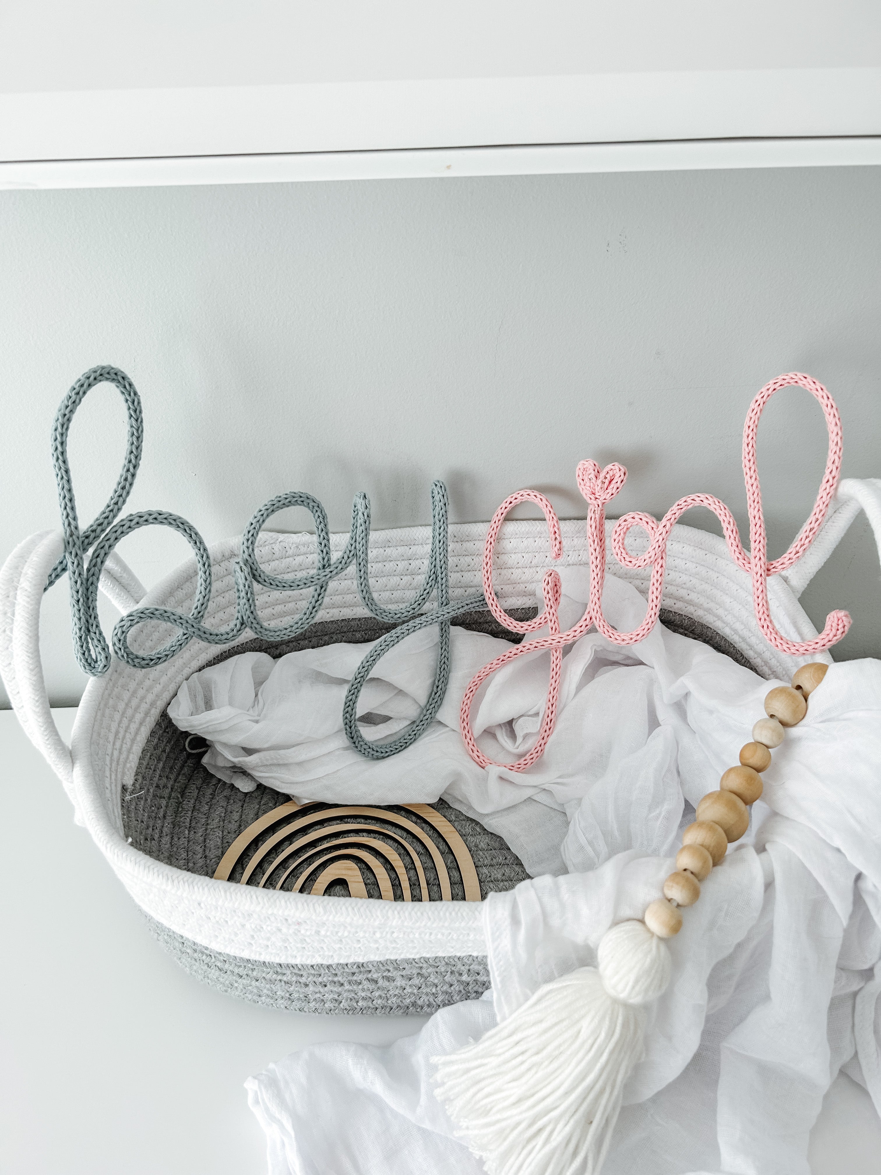 Baby Announcements – Loops and Lace