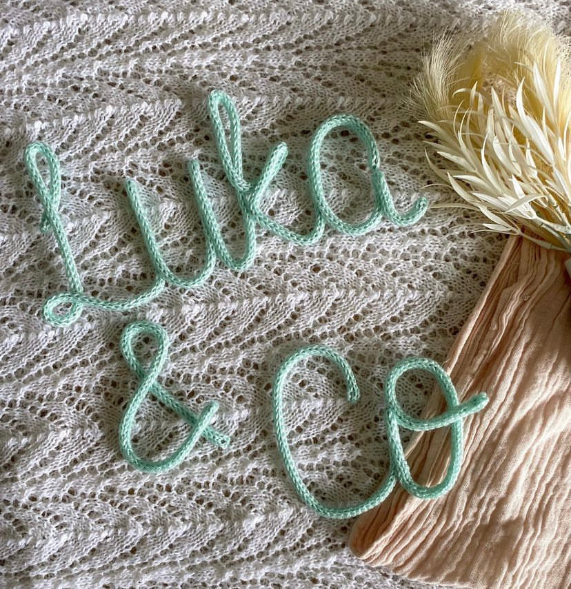 & Symbol – Loops and Lace